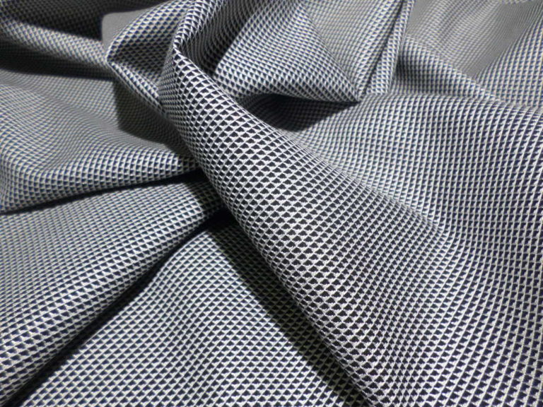 Polyesteri millainen kangas ja materiaali, hyvät ja huonot puolet ...